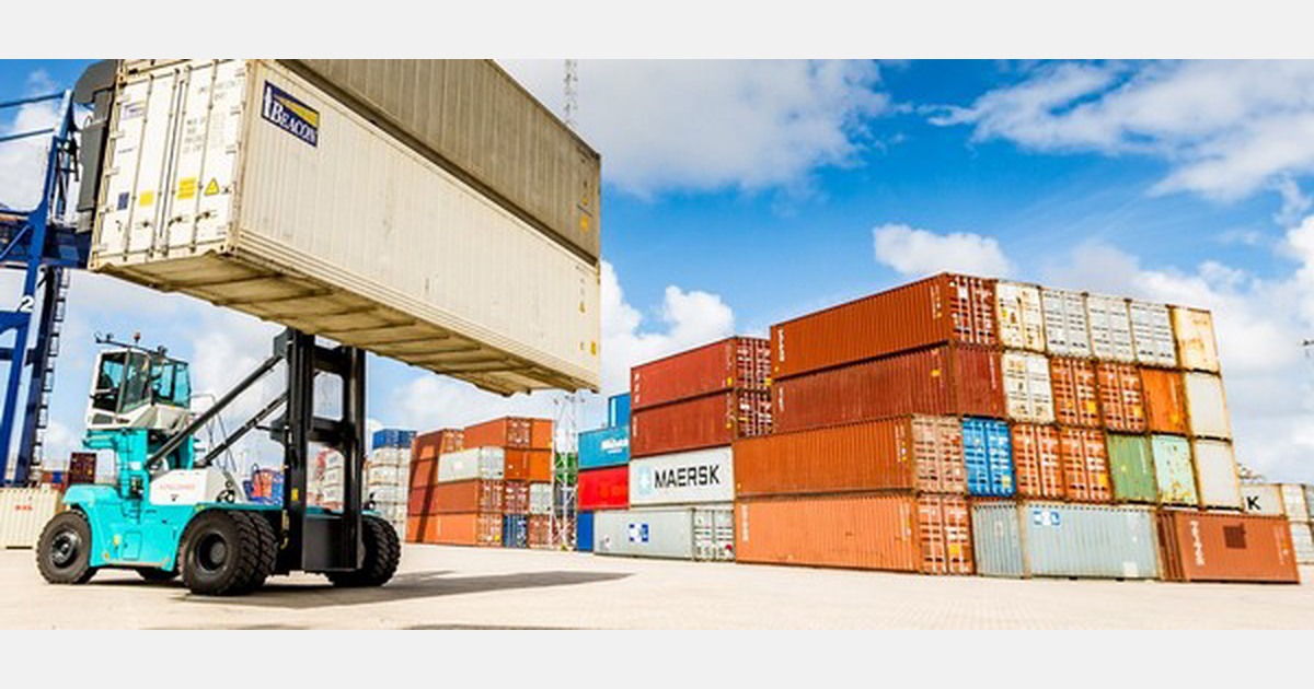 20.000 lege containers op terrein van Kramer Group wachten op zeereis ...