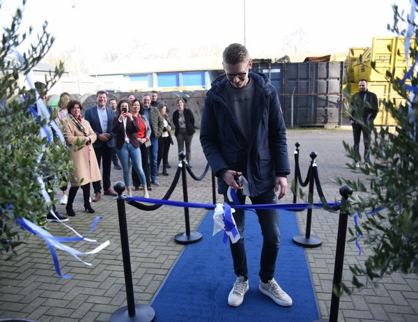 HQ Pro Shop voor stoffeerders en vloerenprofessionals feestelijk geopend