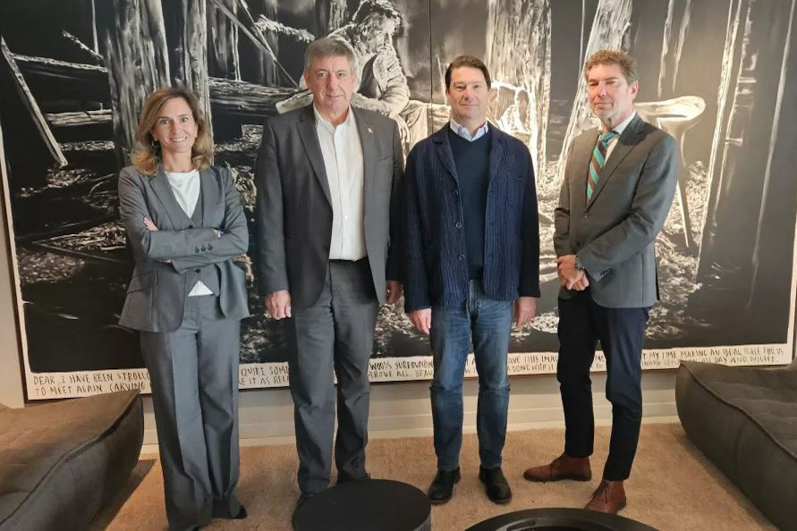 Minister-president bezoekt Luxilon en Ethnicraft