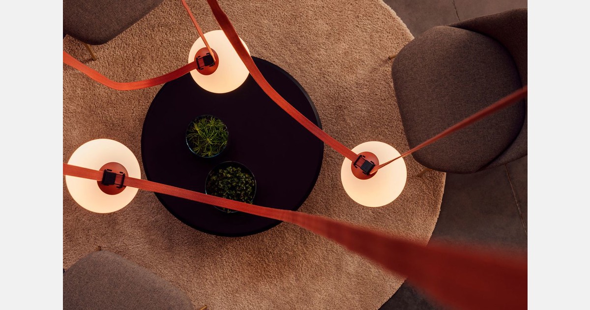 Claire en Roderick Vos verrichten opening Designlinq Design House in ...