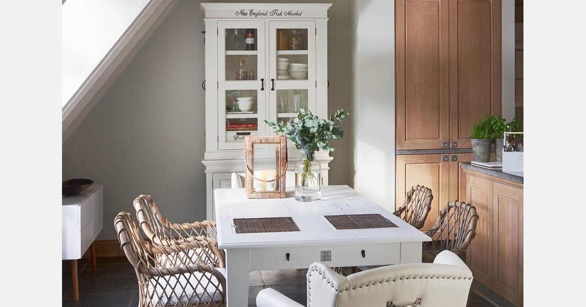 Verliefde stel Nancy en Edward blijkt exact dezelfde Rivièra Maison ...